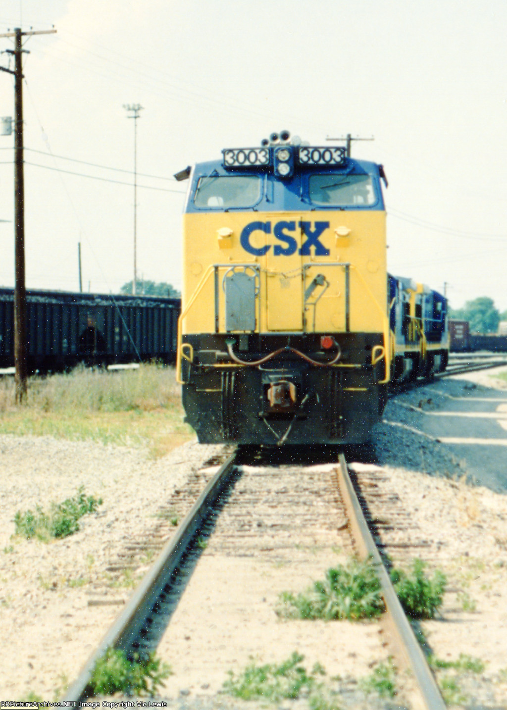 CSX 3003 on the Pig Ramp lead at Rocky Mt, NC in 1991. Notice the absence of ditch lights.
